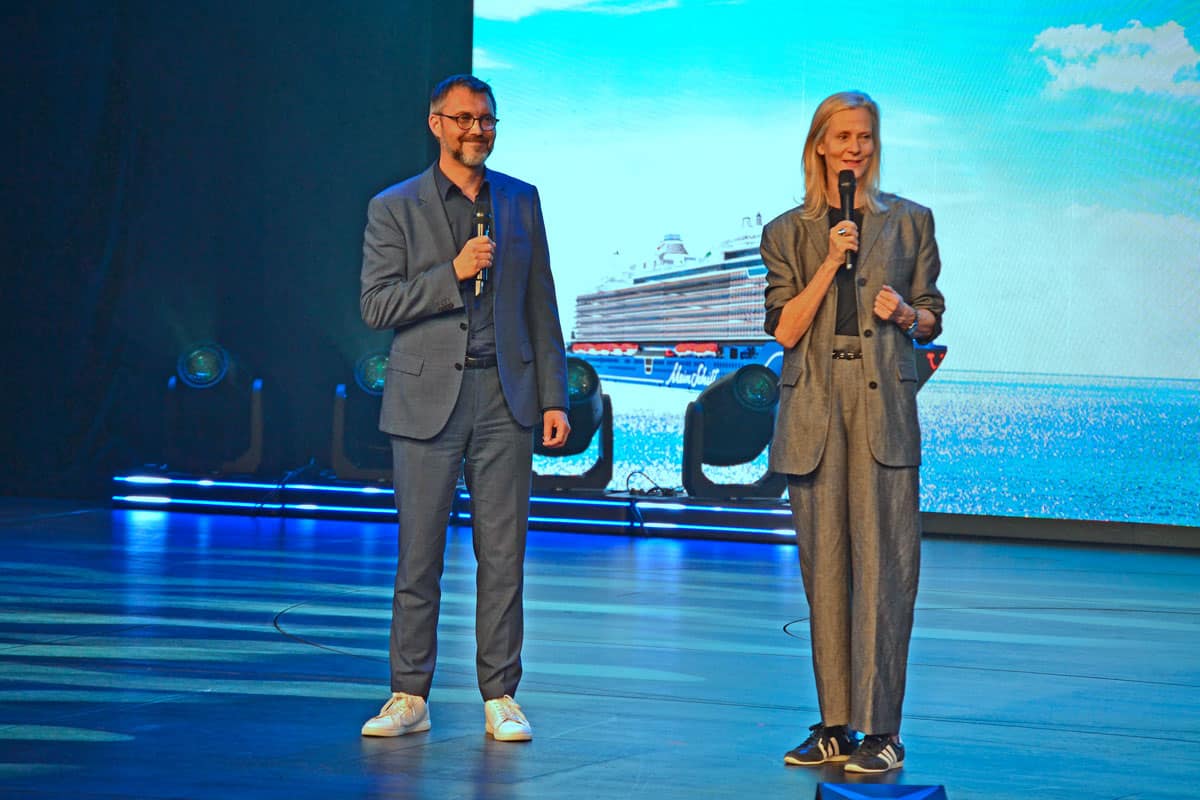 TUI Cruises: Top-Management und Expis auf der Mein Schiff Flow